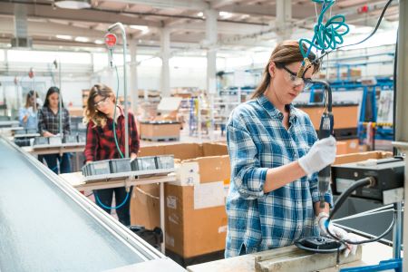 Which Workers Are At Risk For Developing Repetitive Trauma Injuries (RTIs)?